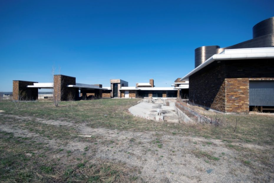 Peter Grant Mansion - Canada's Largest Abandoned Mansion