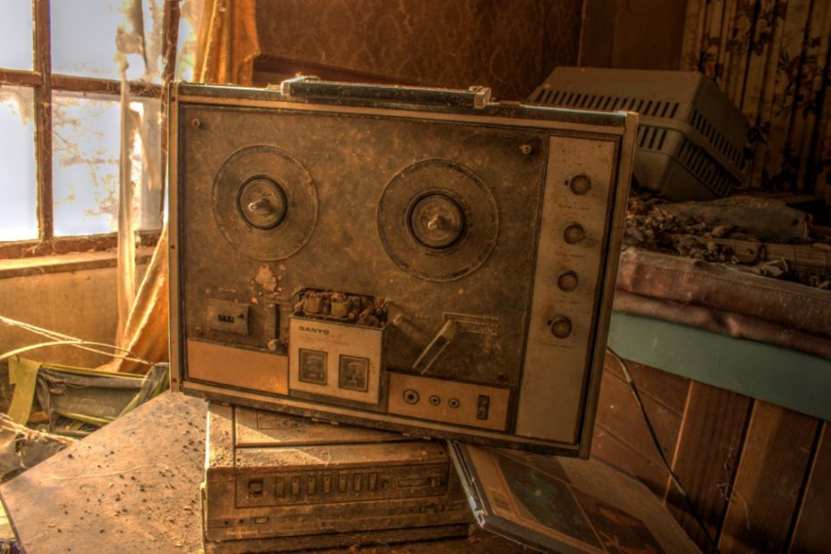 Norling Farm (Abandoned Computers) - Ontario Abandoned Places