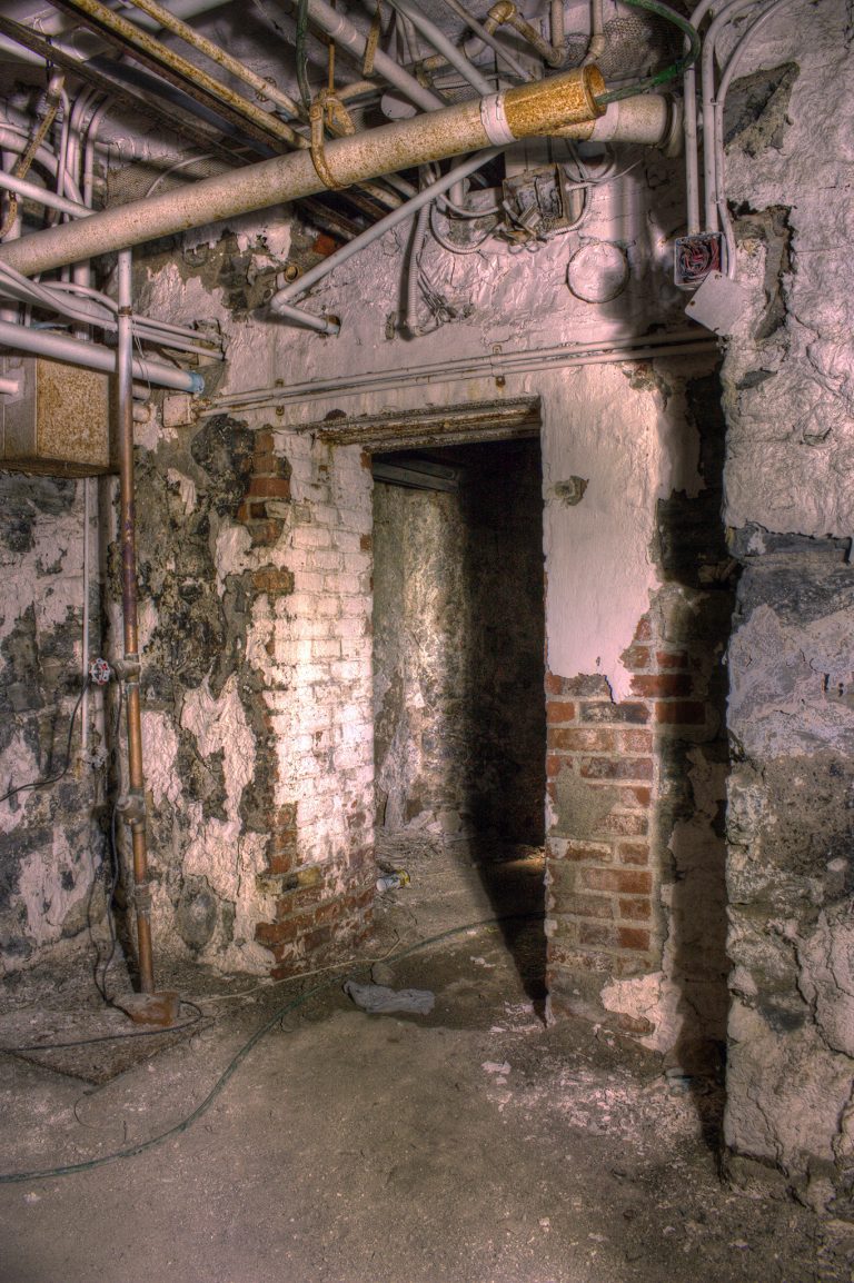 Century Manor Asylum Hamilton | Hamilton Insane Asylum - Talking Walls ...