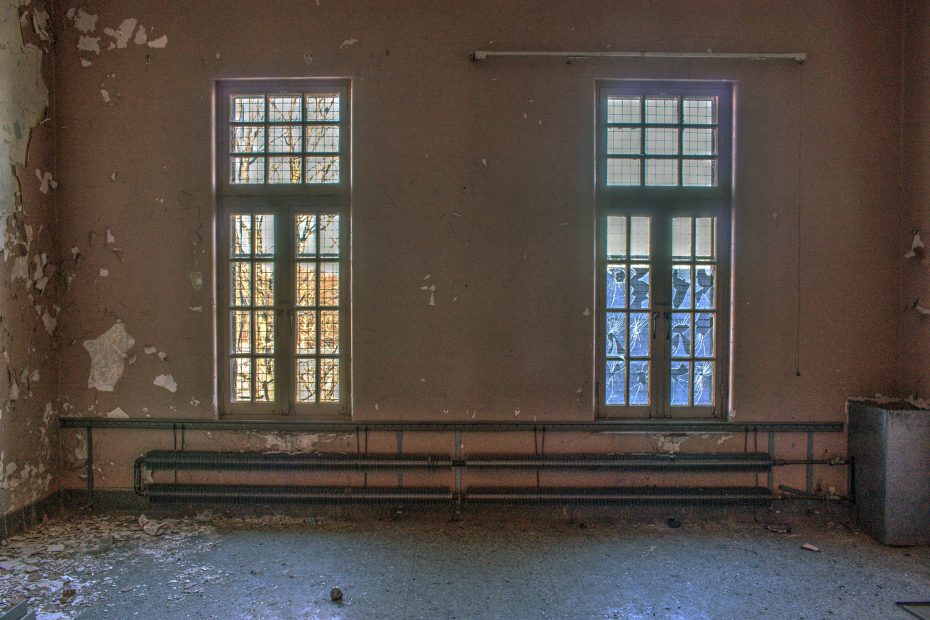 Century Manor Asylum Hamilton | Hamilton Insane Asylum - Talking Walls ...