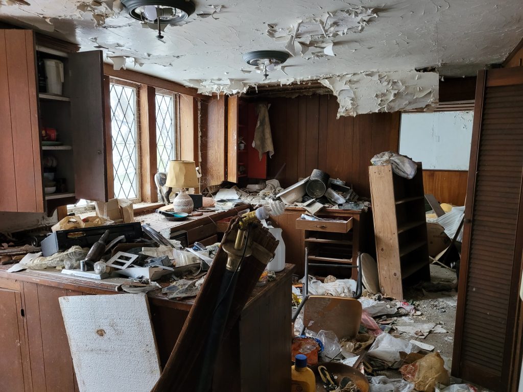 Junk Joint - Ontario Abandoned Places