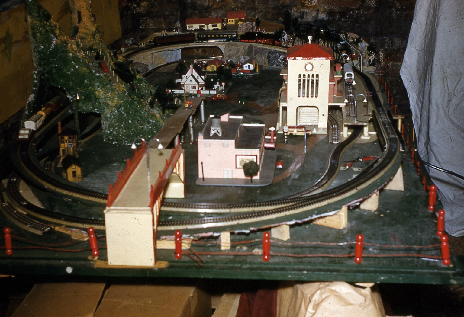 Helmuth's Model Train House - Talking Walls Photography