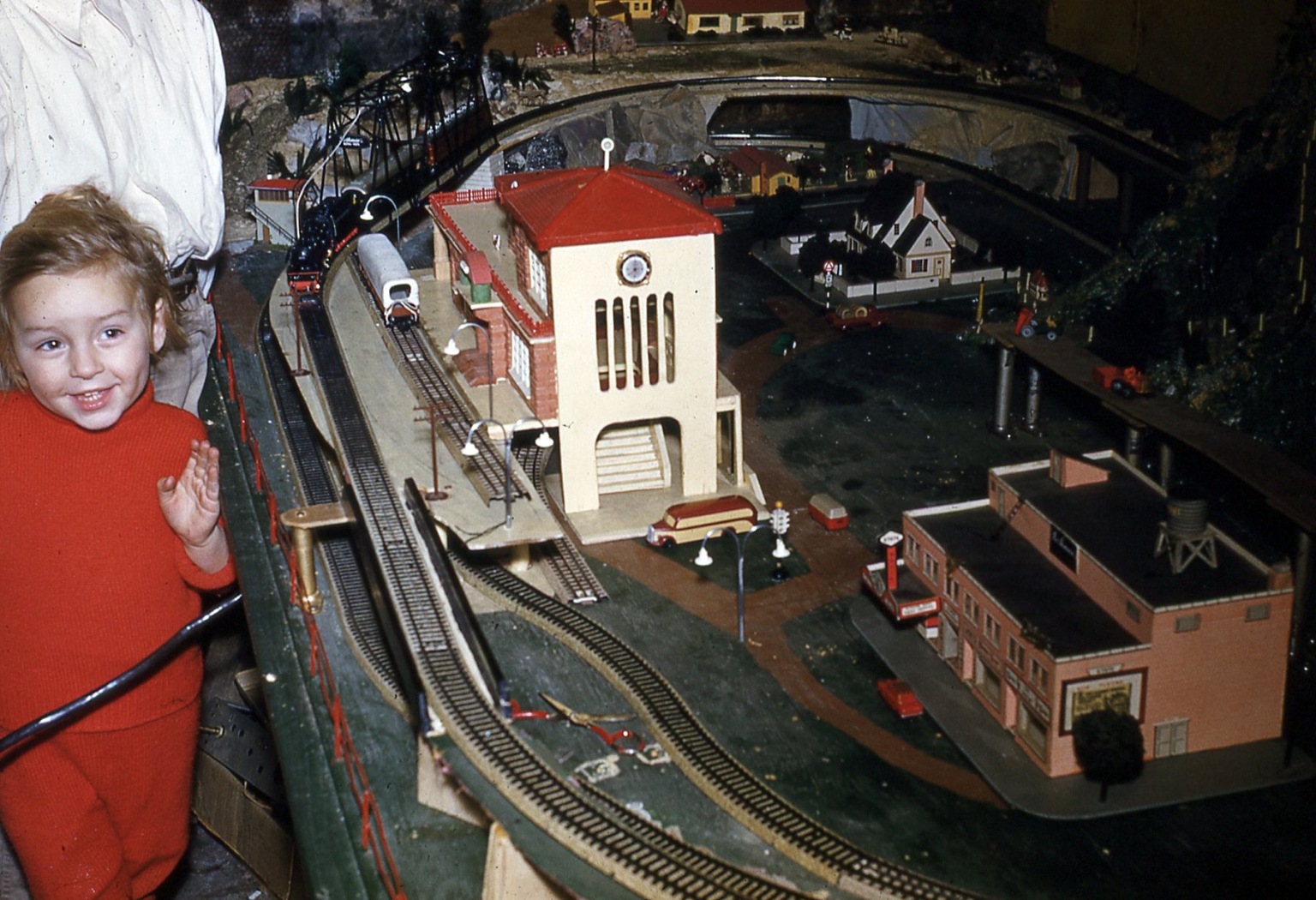 Helmuth's Model Train House - Talking Walls Photography